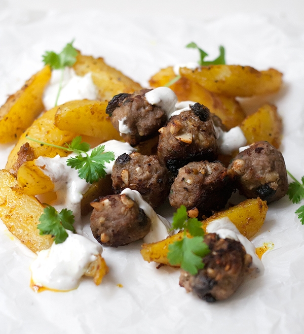 Meatballs with Raisins and Cashew Nuts – Palachinka